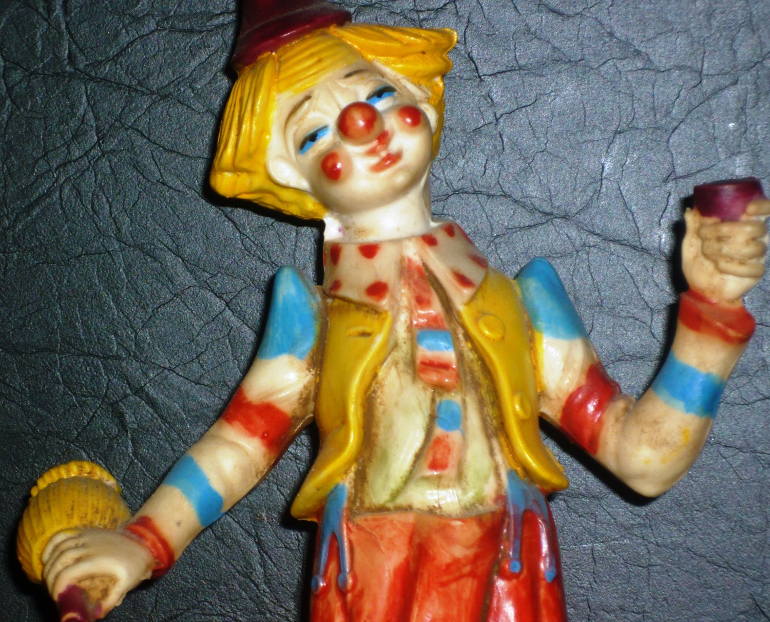 CHARMING VINTAGE RESIN DRUNKEN CLOWN HARD PLASTIC VIVID COLORS ITALY 8"