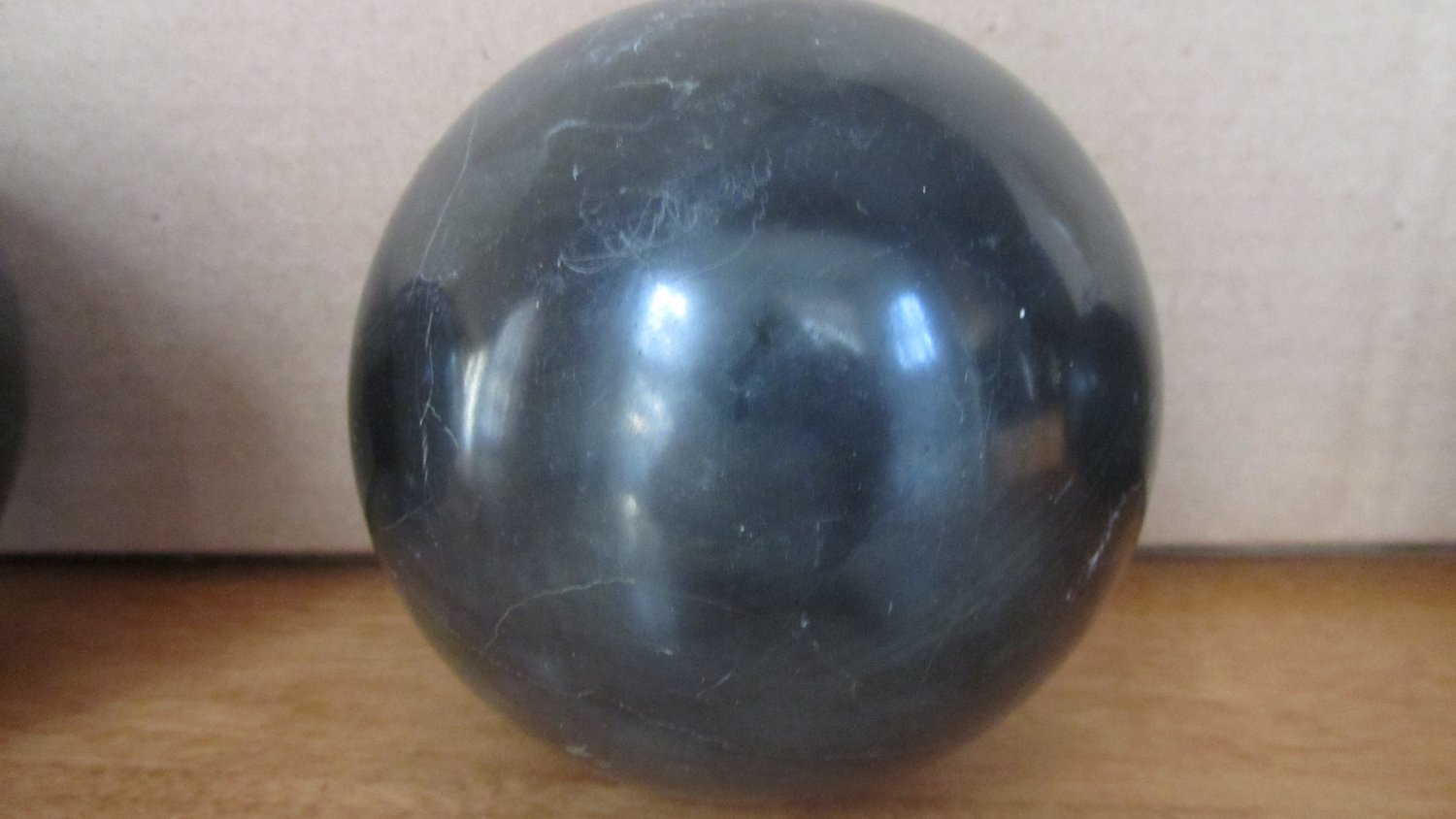 DECORATIVE BLACK MARBLE OR GRANITE BALL PAPER WEIGHT