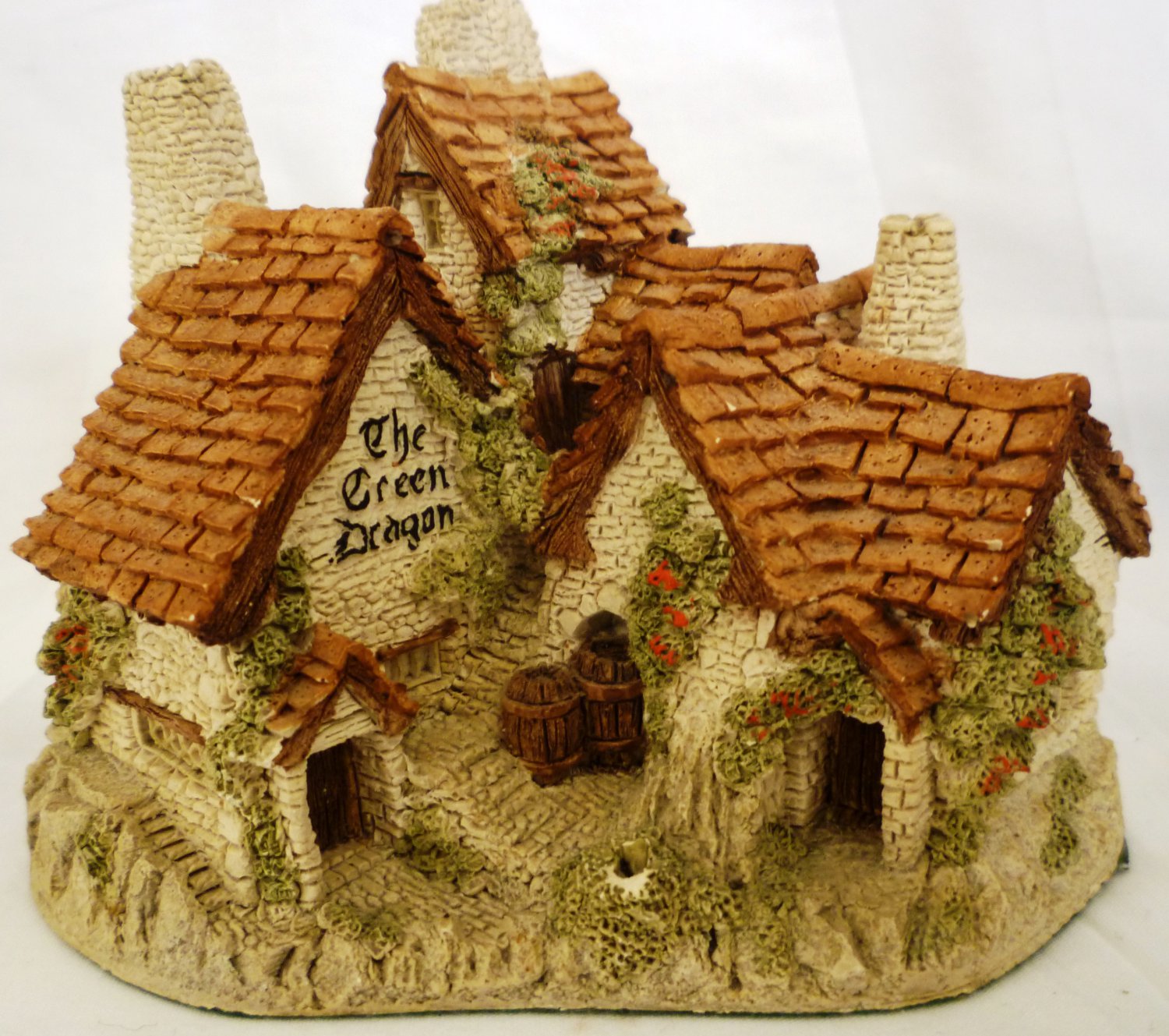 COLLECTIBLE DAVID WINTER IN THE CENTRE SERIES GREEN DRAGON PUB COTTAGE ...