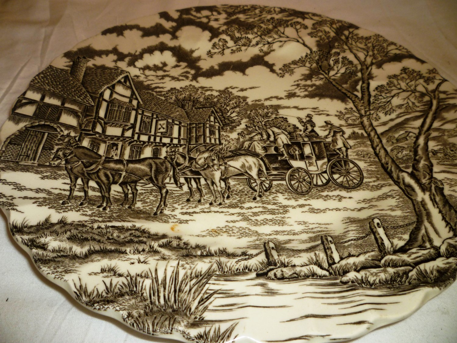 ROYAL MAIL FINE STAFFORDSHIRE IRONSTONE 10" BROWN DINNER PLATE ENGLAND