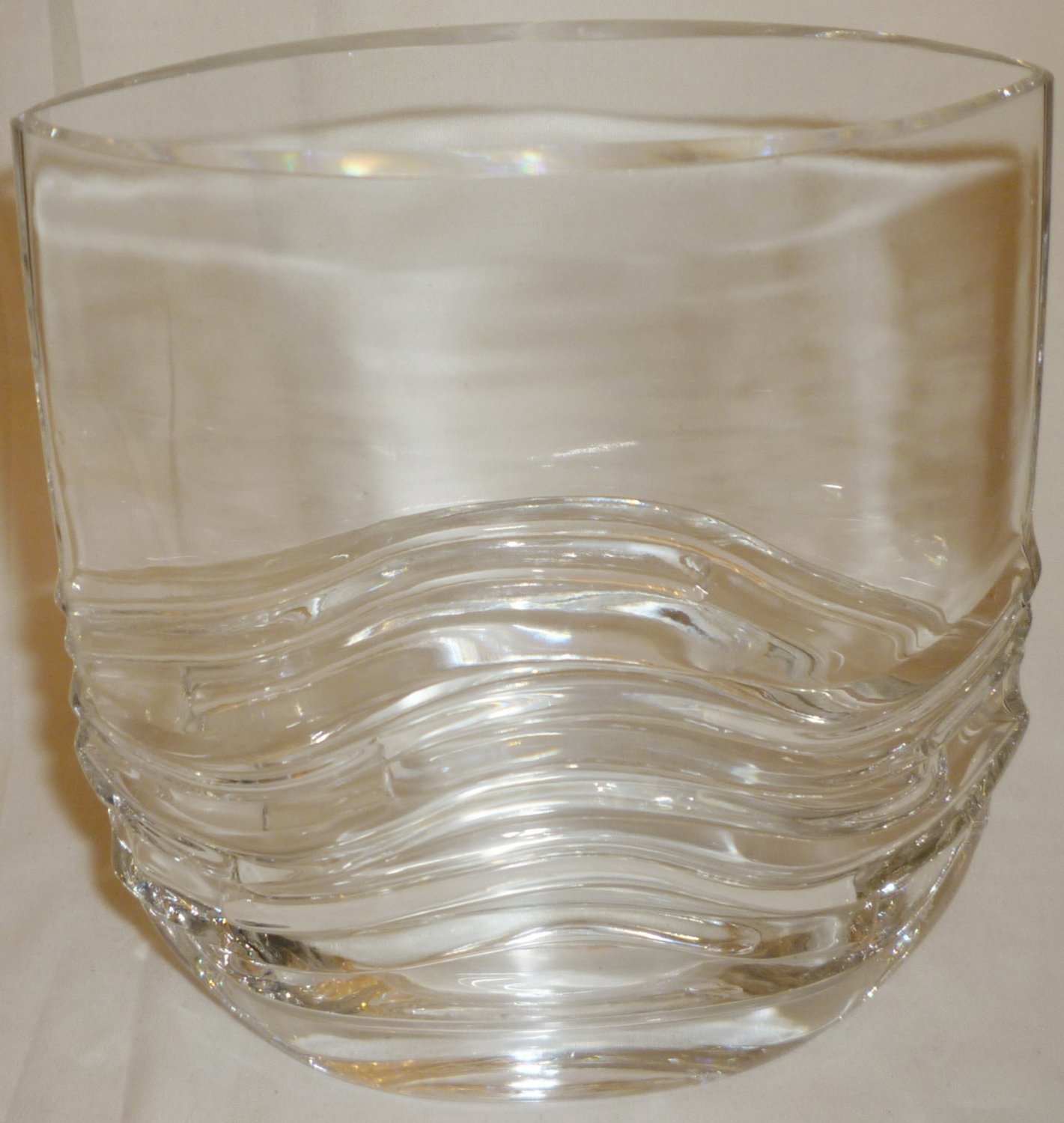 BEAUTIFUL CLEAR CRYSTAL LENOX VASE WAVE PATTERN