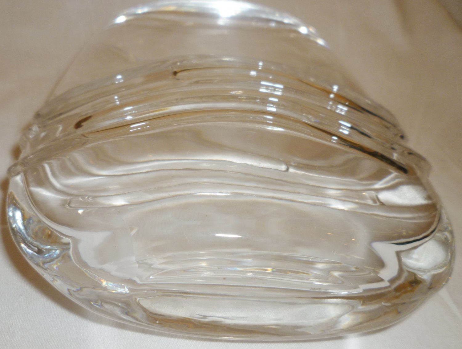 BEAUTIFUL CLEAR CRYSTAL LENOX VASE WAVE PATTERN