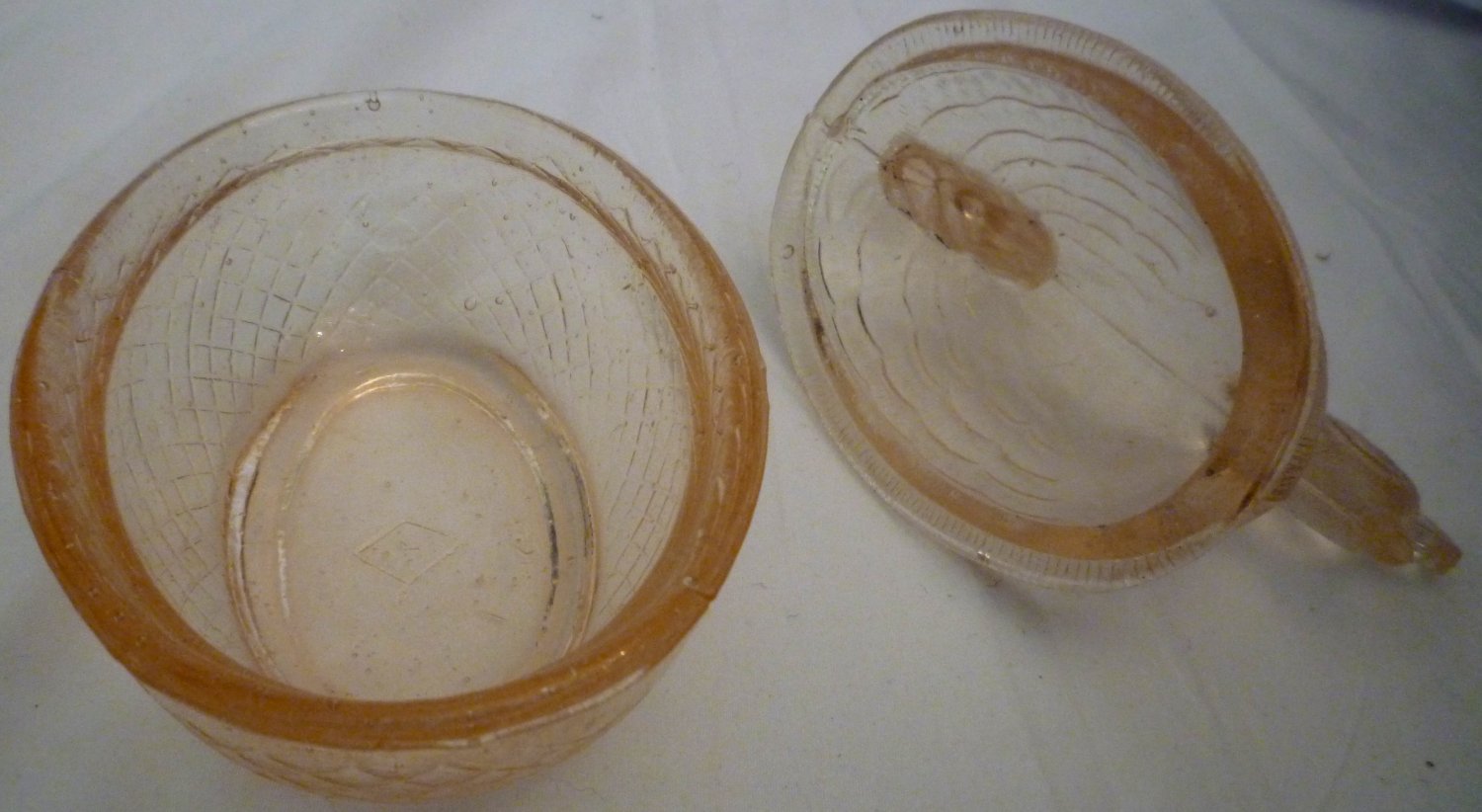 VINTAGE HEISEY LIGHT PINK GLASS SMALL CHICKEN HEN ON A NEST COVERED ...