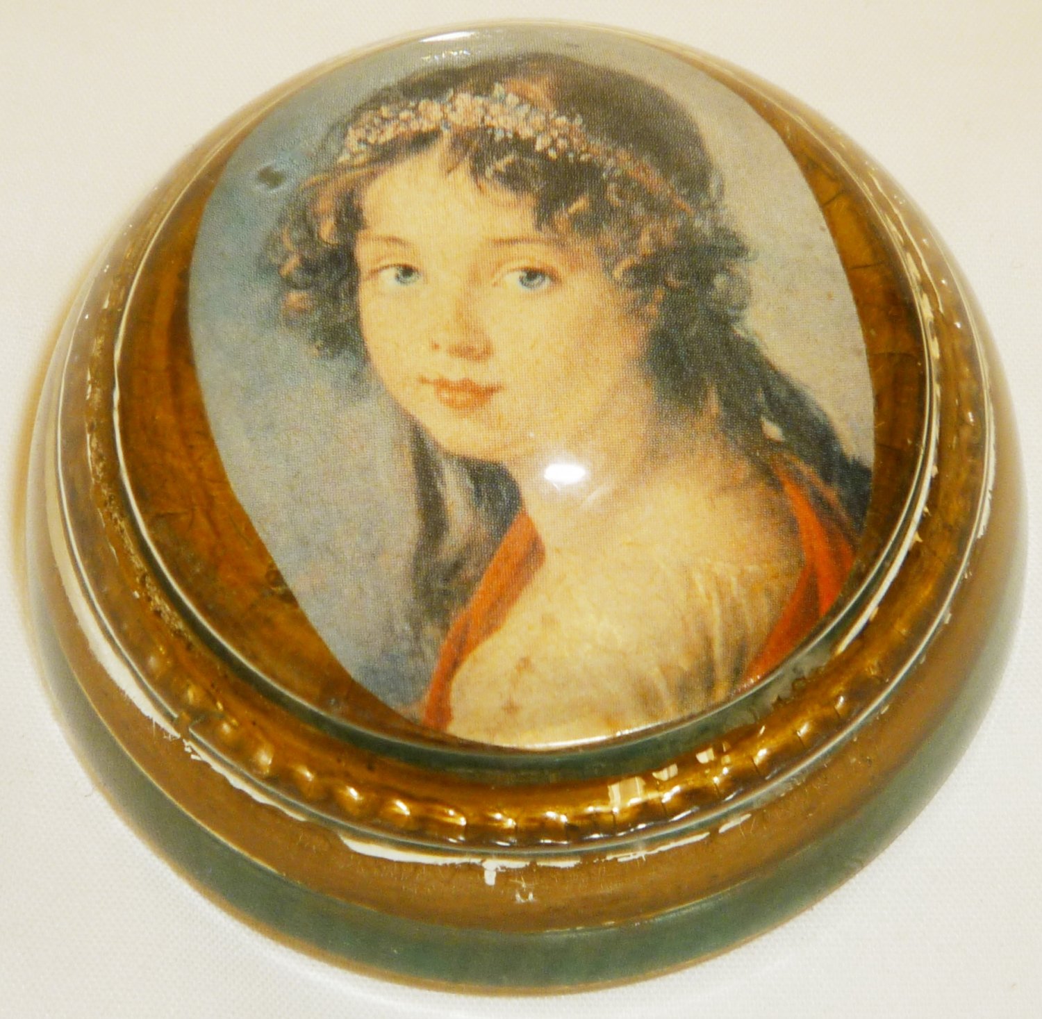 GORGEOUS GLASS PAPERWEIGHT VICTORIAN PORTRAIT OF A YOUNG LADY FLOWER CROWN