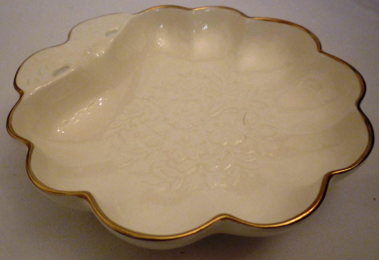 BEAUTIFUL EMBOSSED IVORY BONE CHINA CANDY BOWL GOLD TRIM ROYAL DOULTON ...