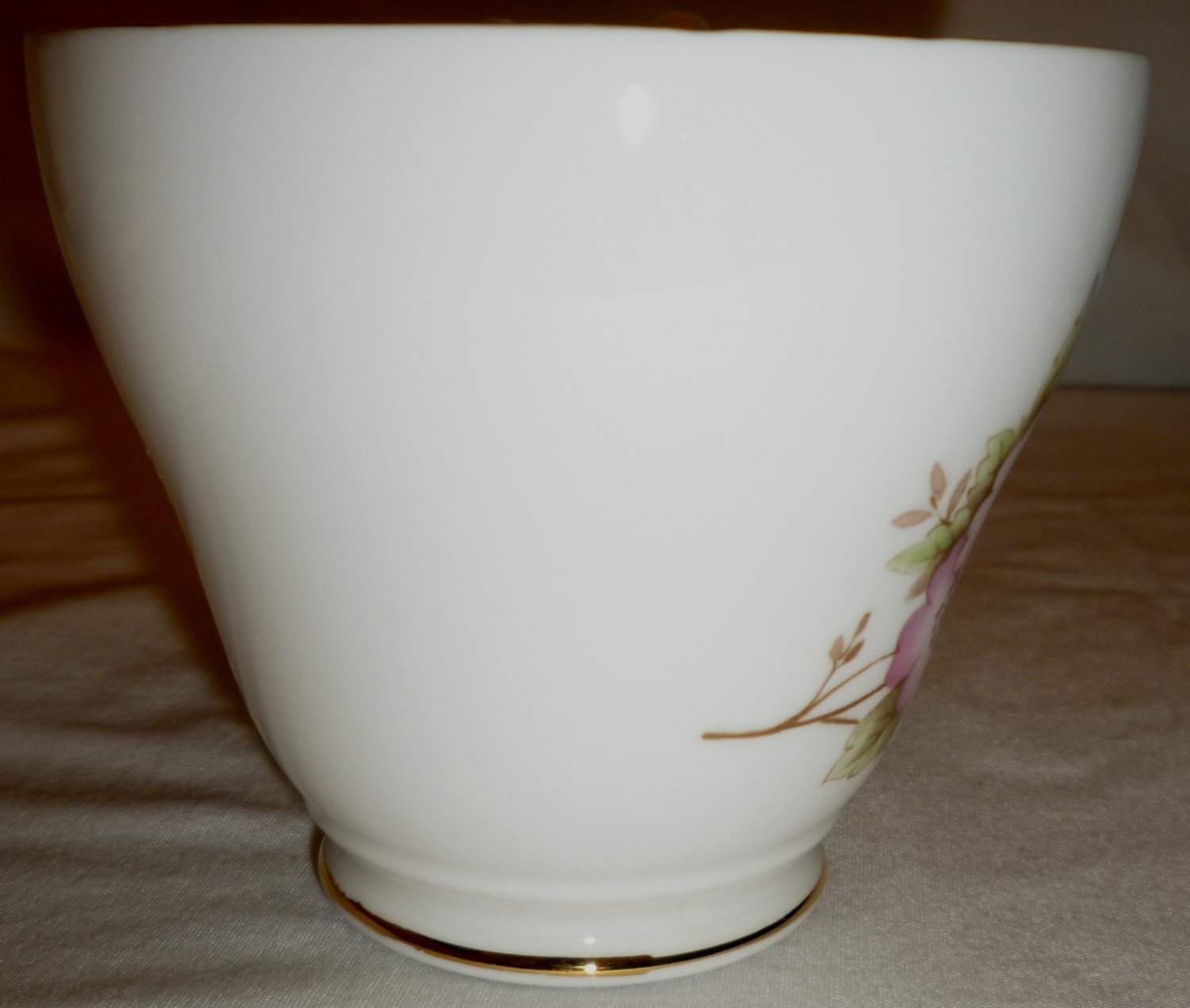 ROYAL STUART ENGLAND BONE CHINA FLORAL TEA CUP & SAUCER SET