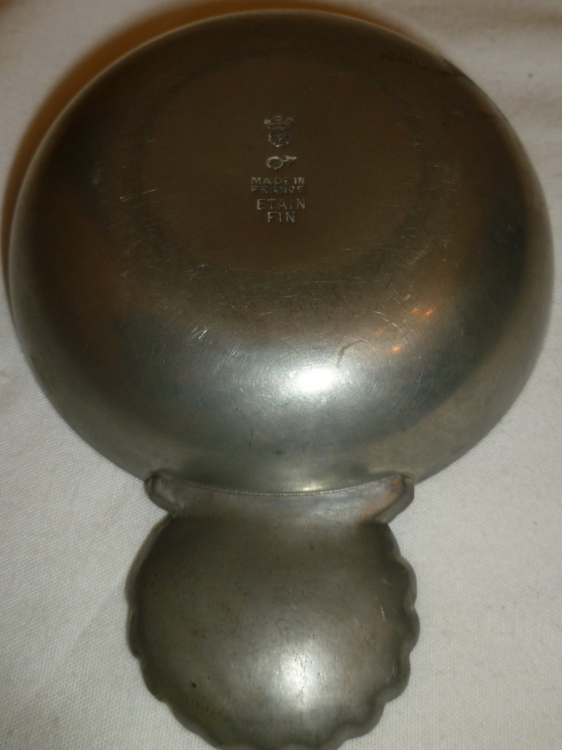 VINTAGE ETAIN FRANCE PEWTER FIN WINE TASTING CUP TASTEVIN FLEUR DE LIS