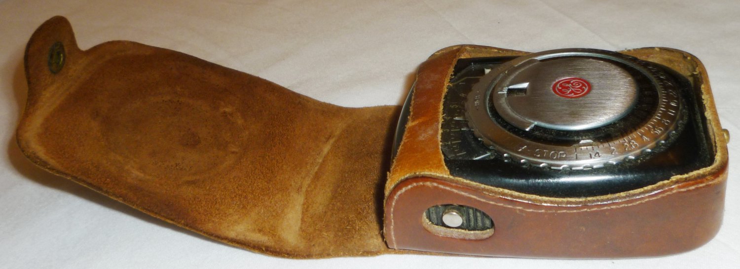 VINTAGE GE EXPOSURE METER PR2 LEATHER CASE