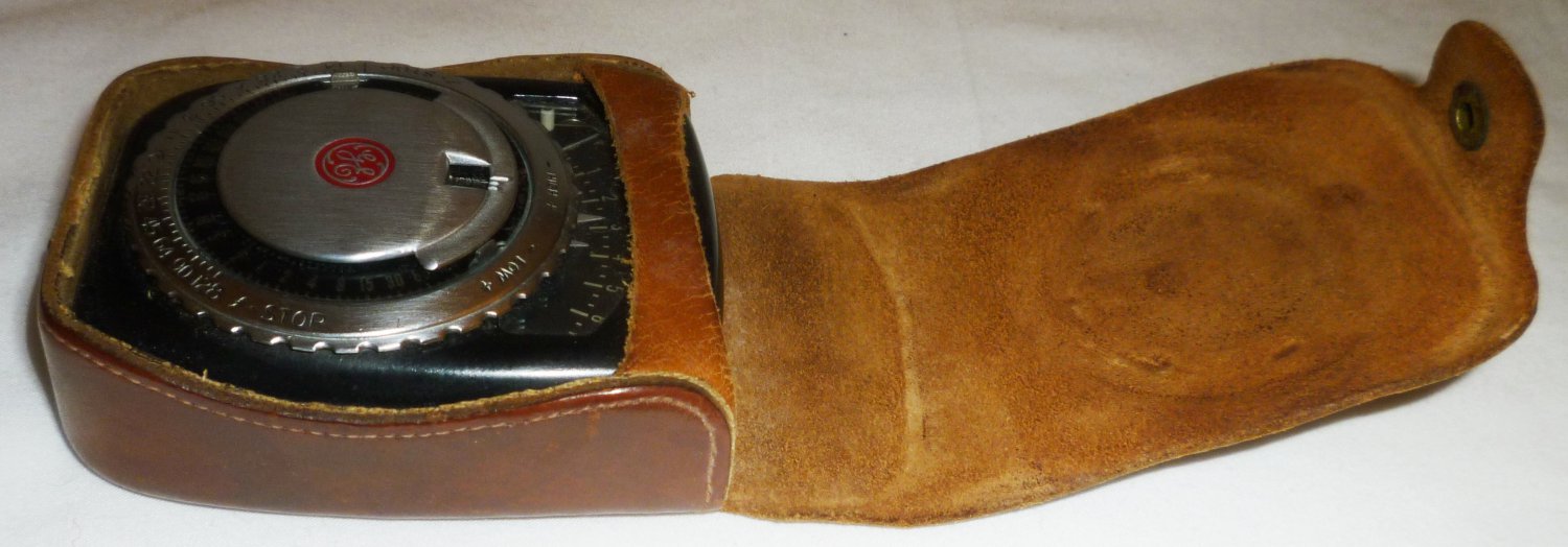 VINTAGE GE EXPOSURE METER PR2 LEATHER CASE