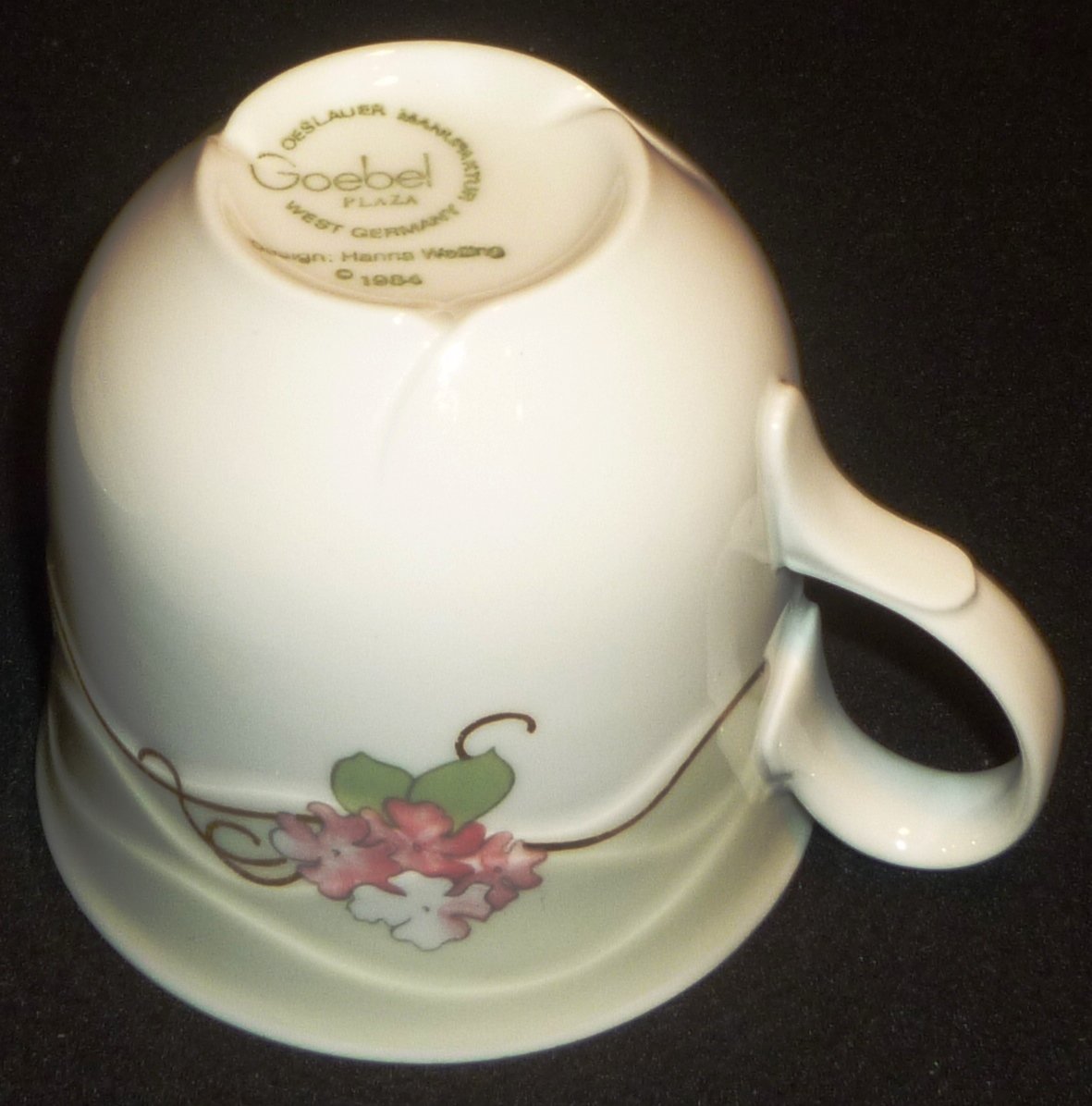 PORCELAIN WEST GERMANY GOEBEL PLAZA 'COLETTA' 1984 HANNA WELLING CUP ...