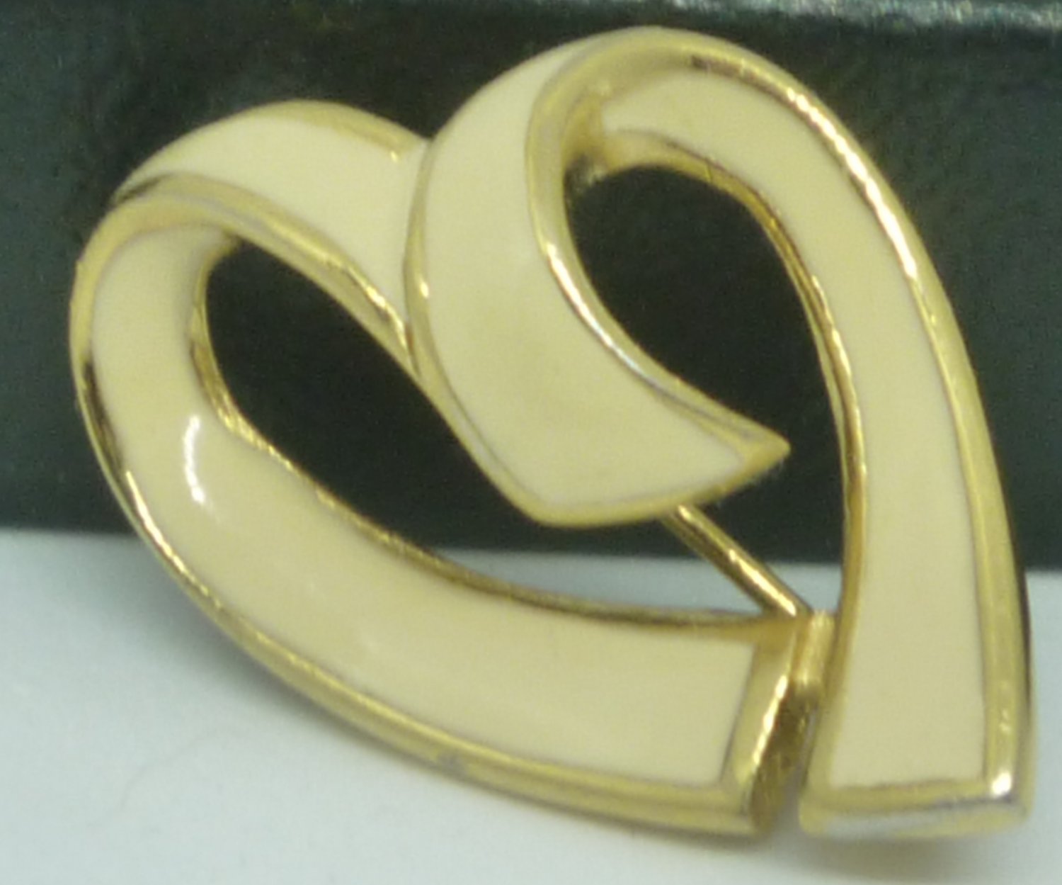 VINTAGE MONET ENAMEL OPEN HEART BROOCH PIN