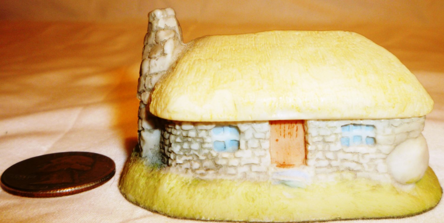MINIATURE TRINKET BOX VILLAGE COLLECTION ENGLAND COTTAGE YELLOW ROOF ...