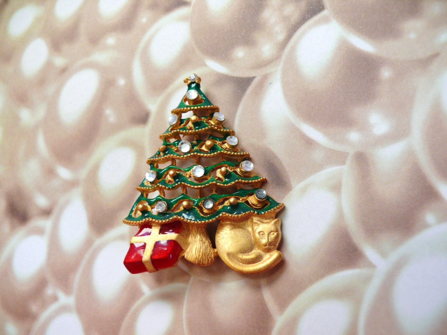 Christmas tree pin