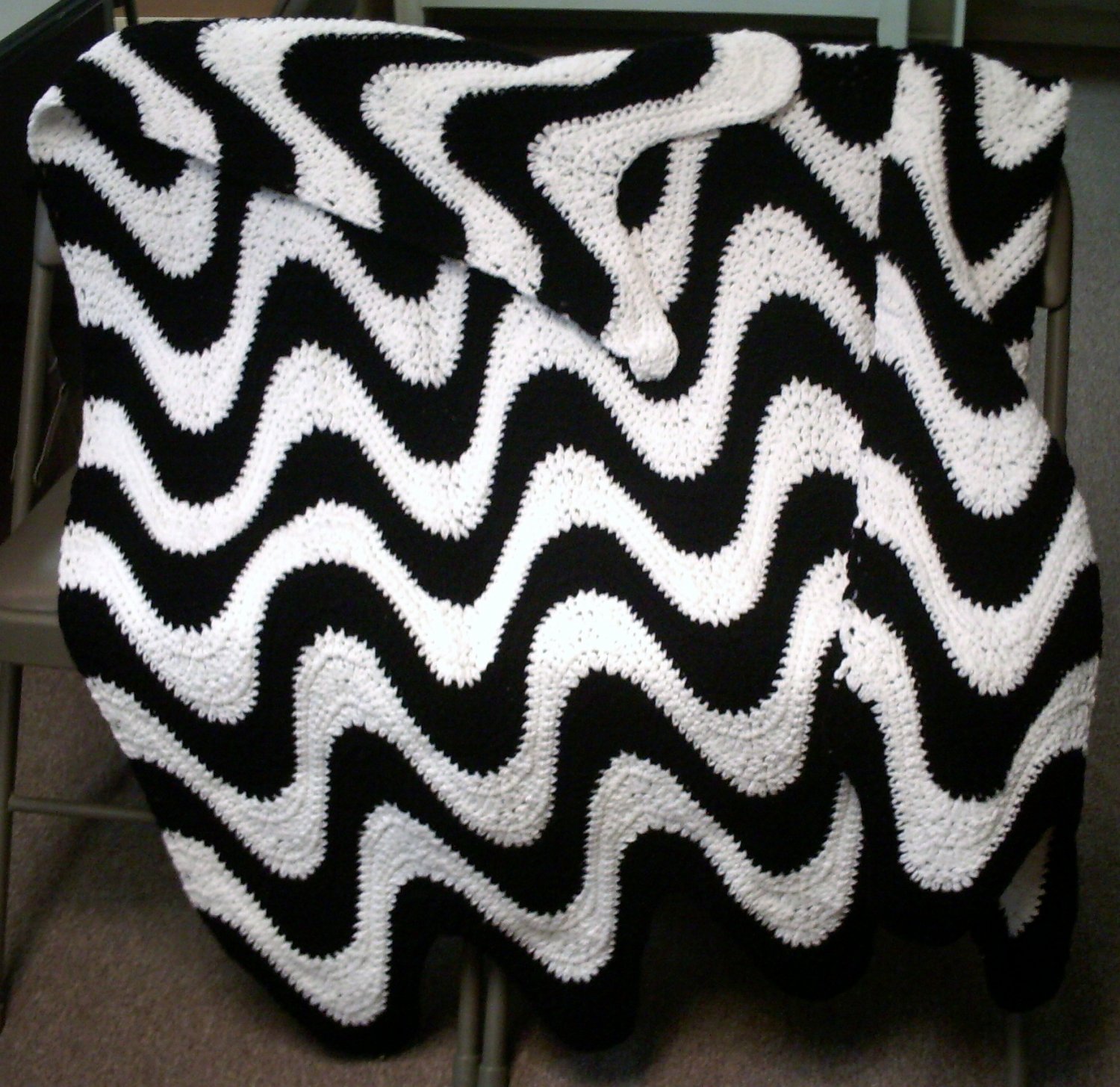 Ripple Afghan - 2 Color (Exaggerated Ripple) Crochet Pattern PDF File #103e
