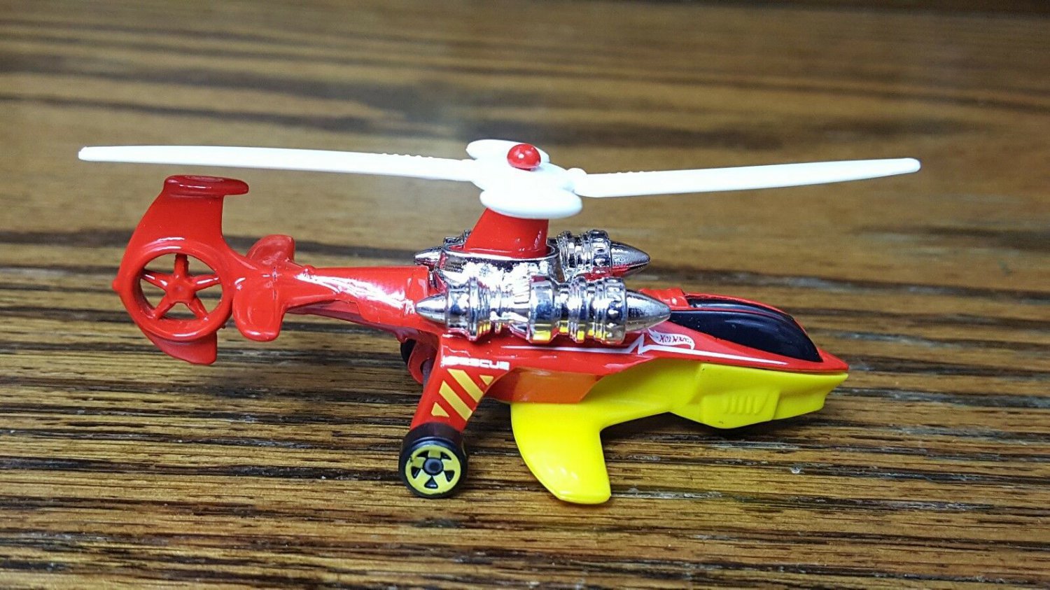 2015 Hot Wheels Sky Knife Helicopter Red Yellow Rescue Racers CDT18 Loose