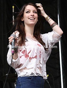 Sister Sparrow Singer Arleigh Kincheloe 8"x10" Color Concert Photo