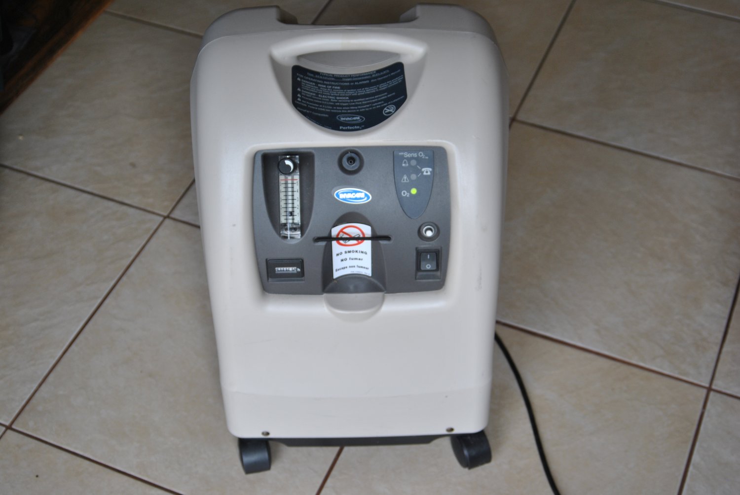 Invacare Perfecto 2 Oxygen Concentrator P/N 147920 rev A 20080 hrs ...