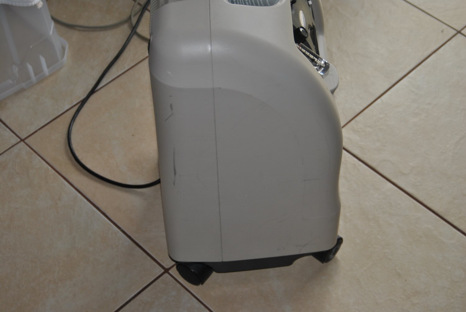Invacare Perfecto 2 Oxygen Concentrator P/N 147920 rev A 20080 hrs ...