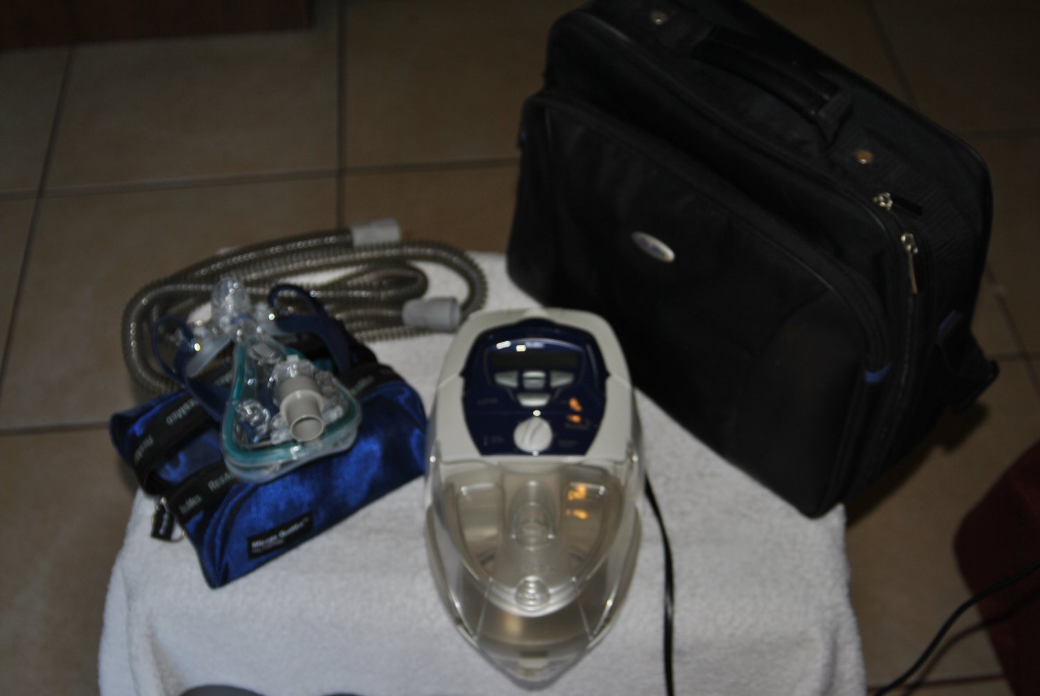 Resmed Elite II 33039 CPAP 19062 hrs with Humidifier no container mar19 ...