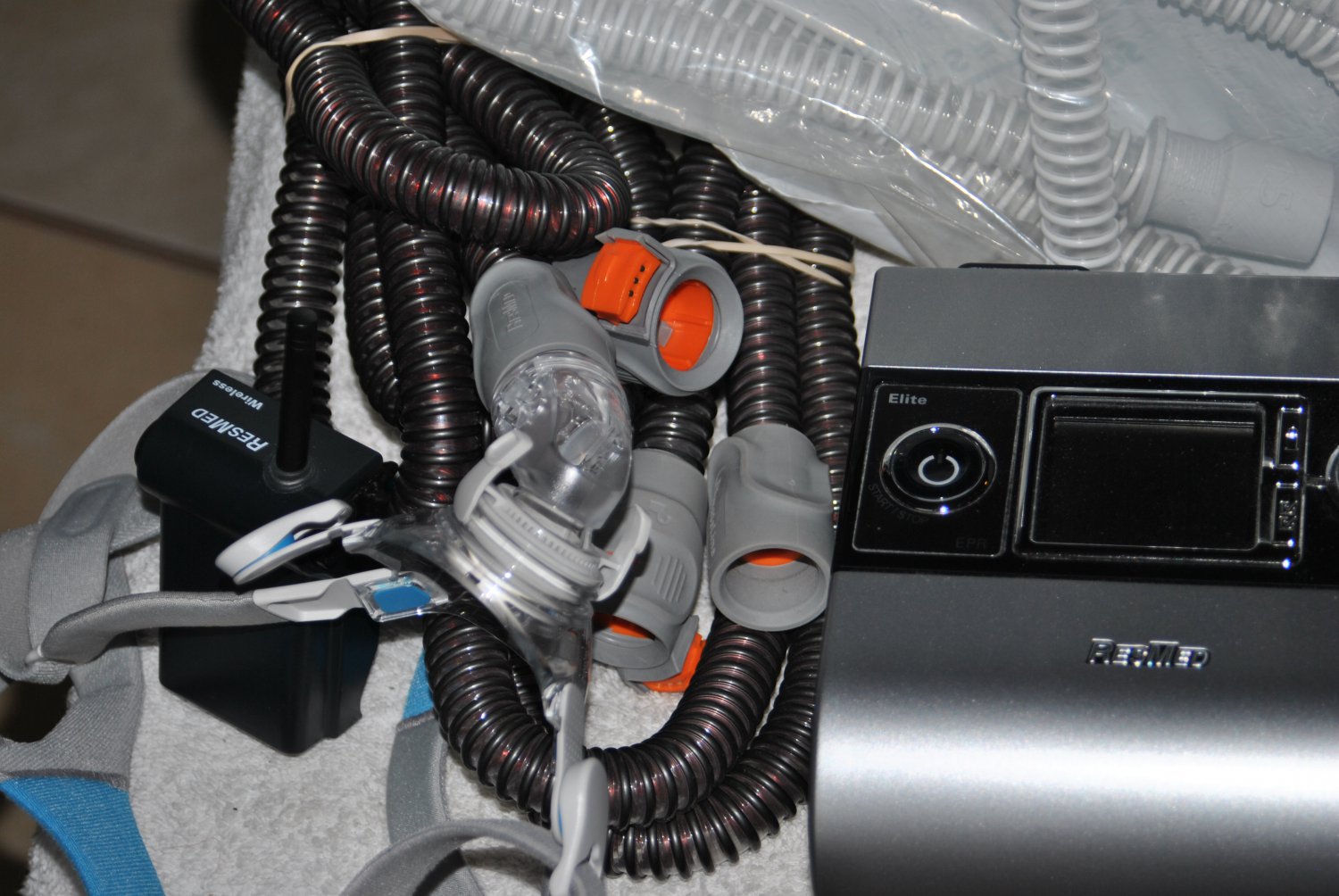 ResMed Elite S9 CPAP #36003A 4018 hrs with H5i Humidifier & wifi modem ...