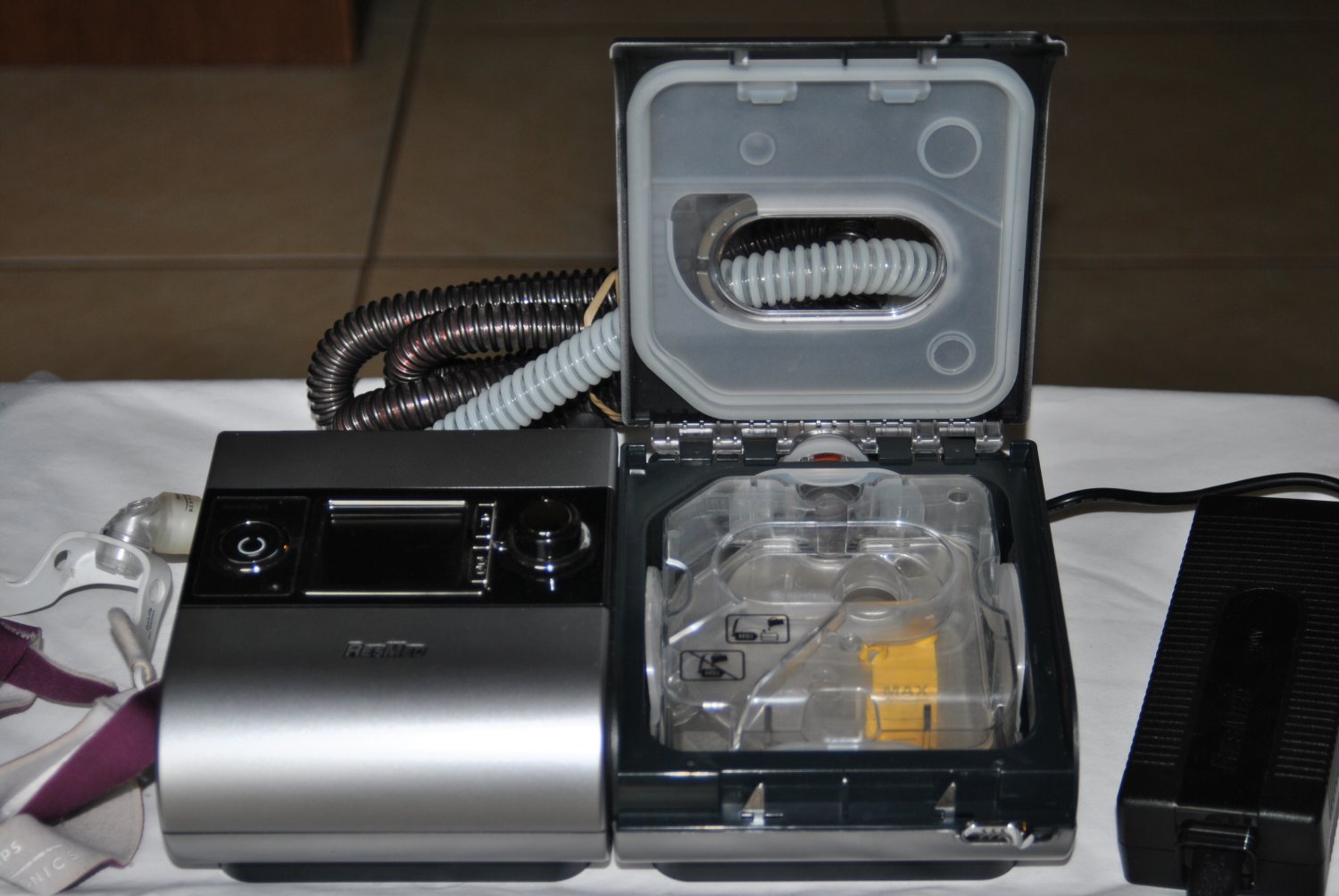 ResMed Autoset S9 CPAP #36005 unknown hrs with H5i Humidifier mar19 #75