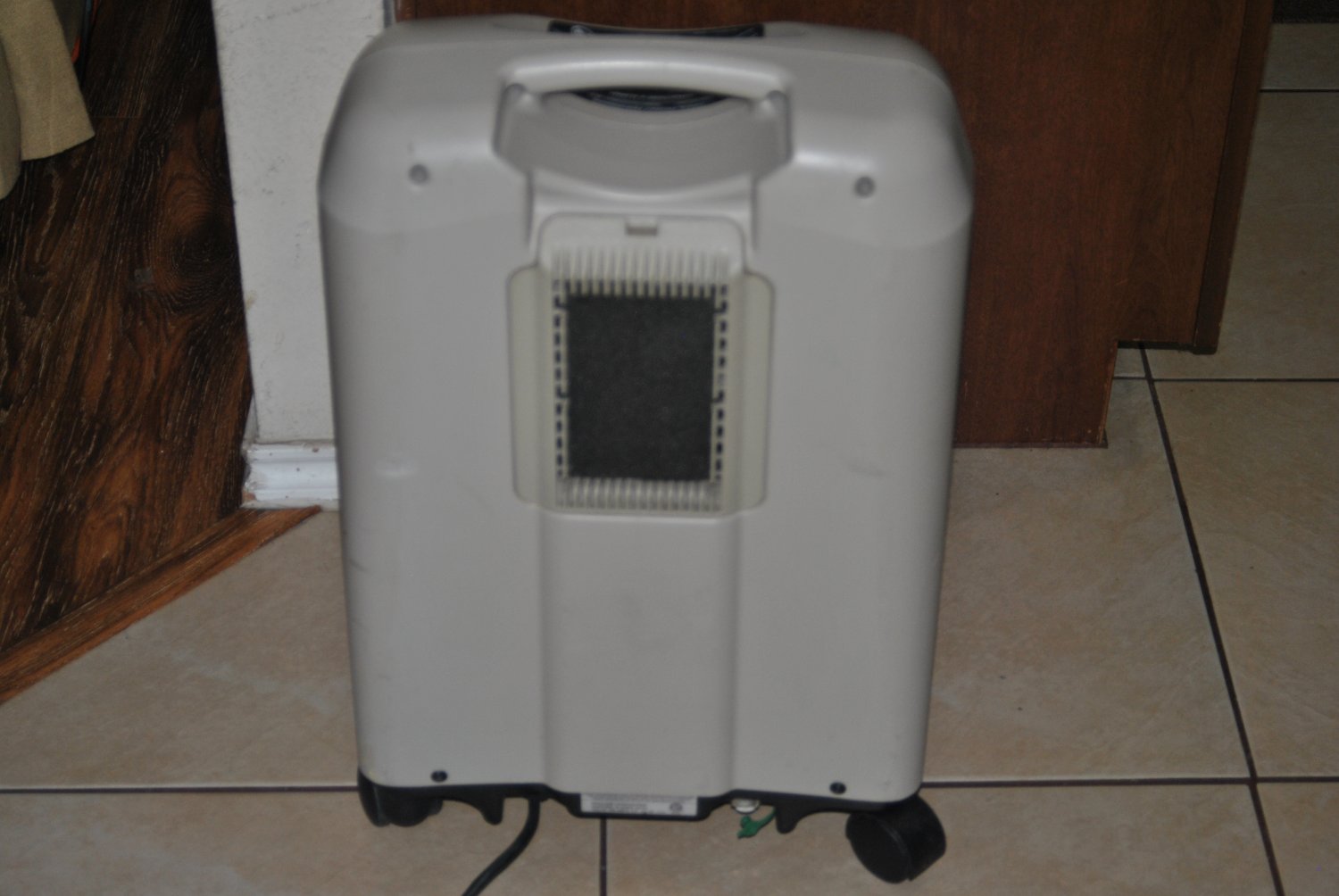 Invacare Perfecto 2 Oxygen Concentrator P/N 1147920 rev A 30731 hrs ...