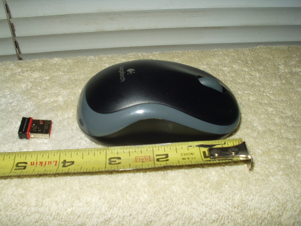 logitech wireless mouse w/ receiver # m185 p/n: 810-004208 gray & black