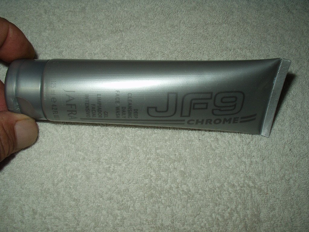 jafra jf9 chrome deep cleansing daily face wash 4.2 oz tube slight use