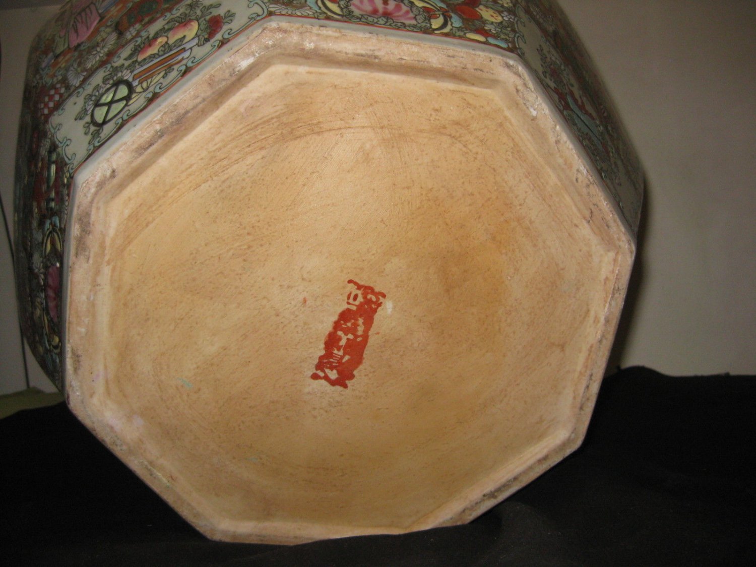 ANTIQUE HUGE CHINESE PORCELAIN OCTAGON FISH BOWL, 19TH CENTURY.