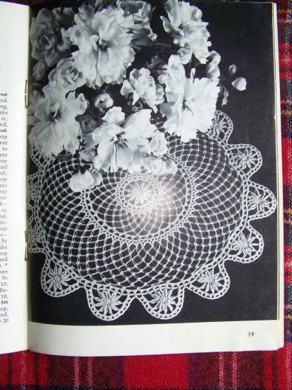 Vintage 1960's Doily Patterns Book Hairpin Lace Tatted Rick Rack Beaded ...