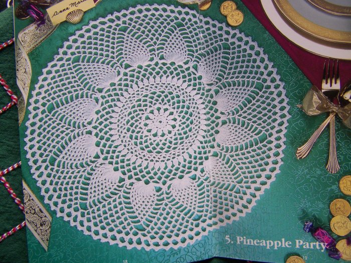 1 Cent USA S&H 6 Crocheted Doily Patterns Book Crochet Doilies