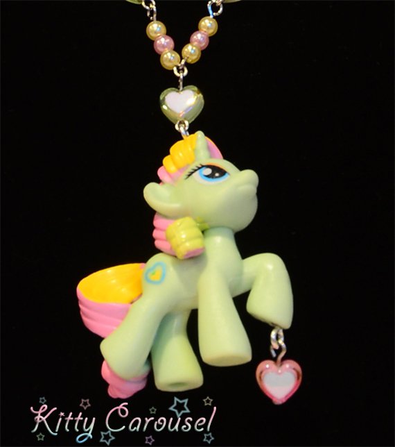 My little pony Golden Delicious chain necklace green x yellow