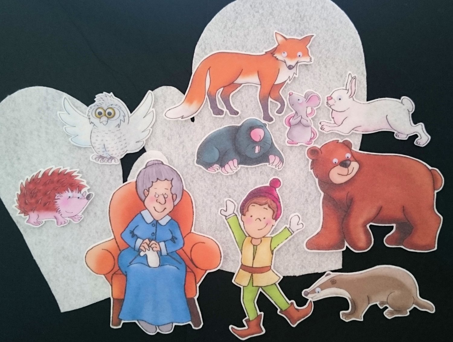 The Mitten 12-pc Flannel Felt Story