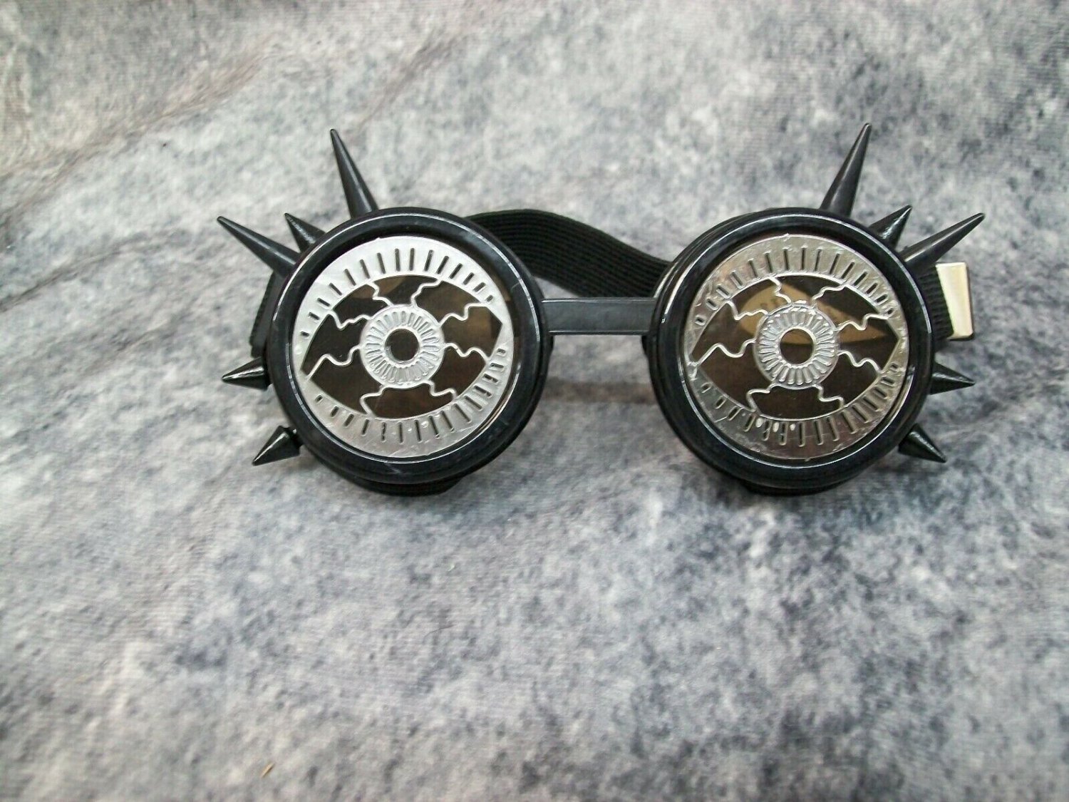 Funky Black Silver Spiked Eyeball Goggles Mad Eye Steampunk Flashy ...