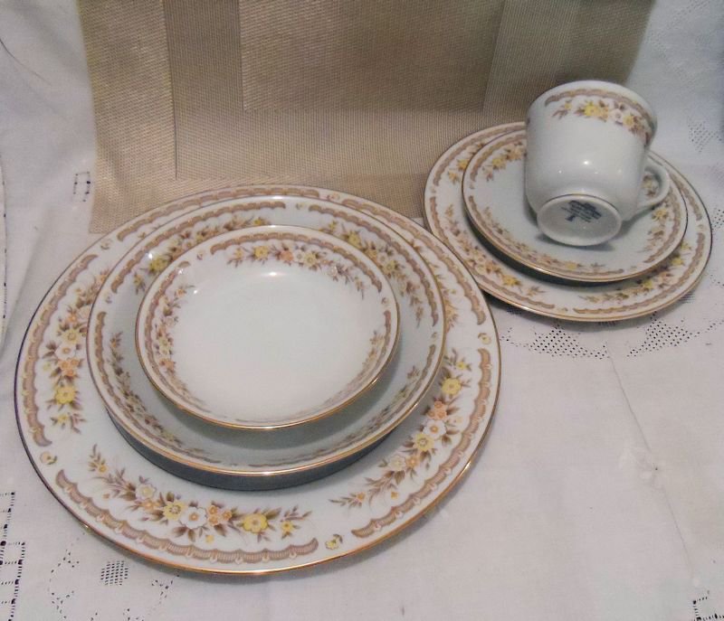 Golden Autumn Footed Cup and Saucer Ecko Japan