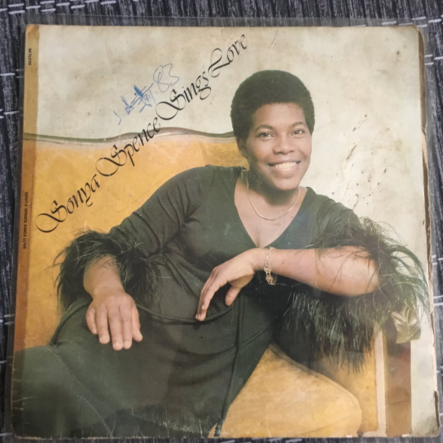 SONYA SPENCE LP sings love REGGAE SOUL NIGERIAN PRESS mp3 LISTEN