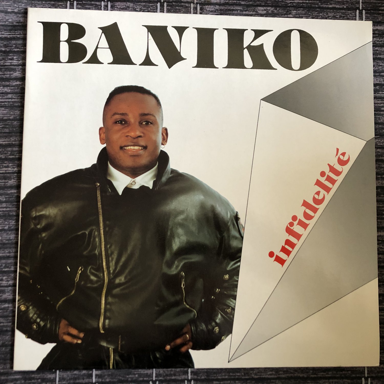 BANIKO LP infidélité CONGO SYNTH FUNK DIGI SOUKOUS mp3 LISTEN