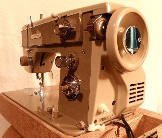 Restored Vintage Nelco Zigzag Sewing Machine - made in Japan