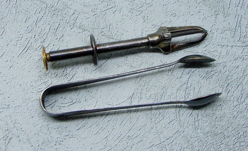 Three Gold Crown Plunger with Spoon Forceps