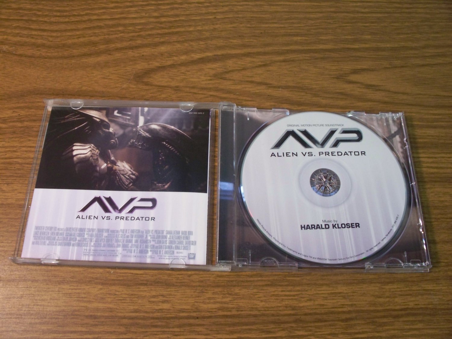 AVP Alien vs. Predator Original Motion Picture Soundtrack *USED*