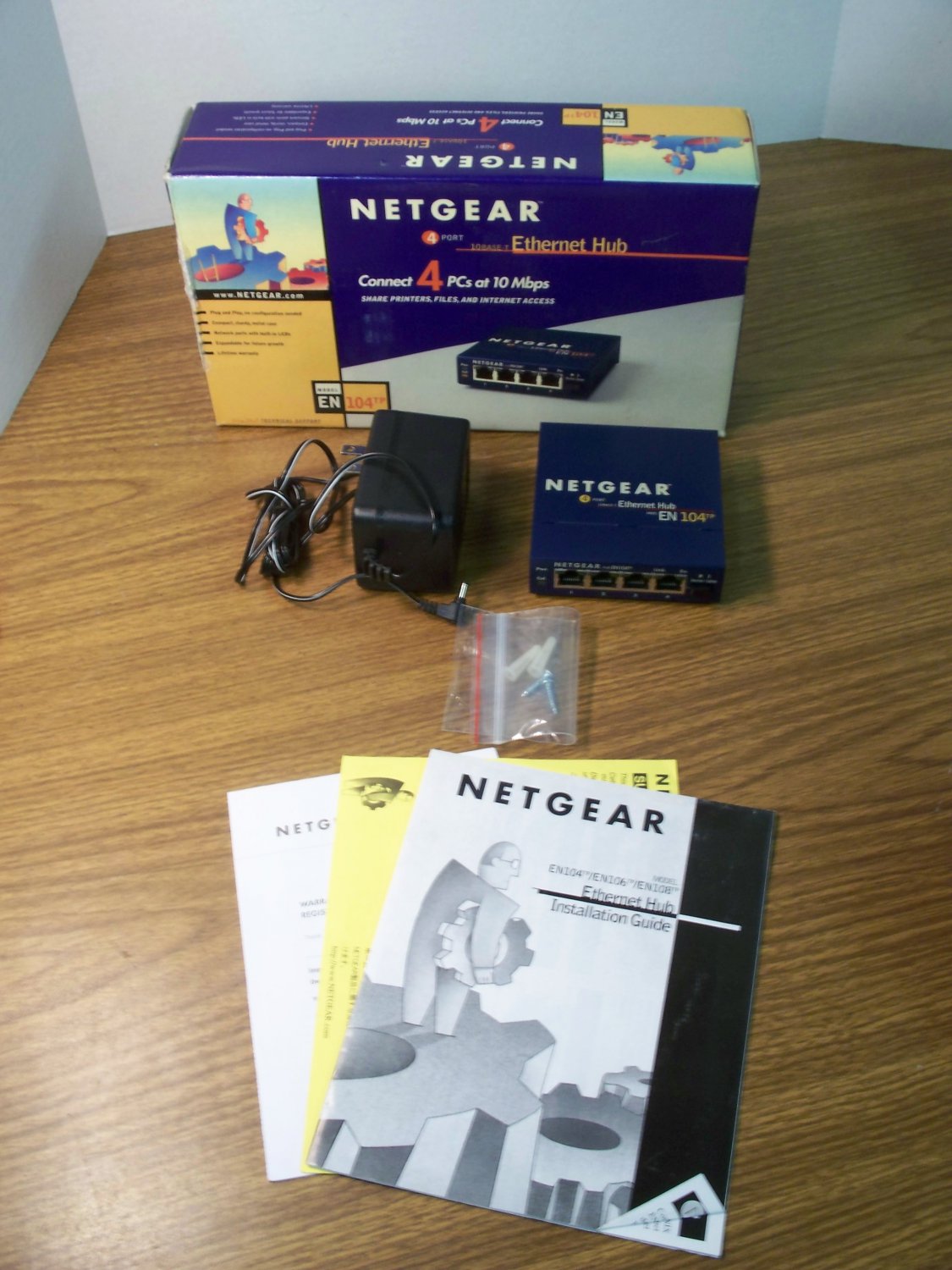 Netgear 4-Port 10Base-T Ethernet Hub (EN104TP) *NIB*