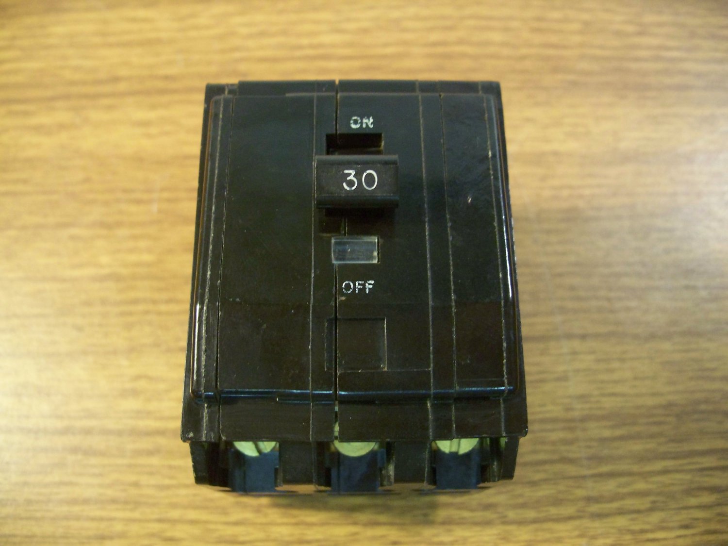 Square D QO Circuit Breaker (QO330) 30Amp 240Volt 3Pole 10kA OLD *USED*