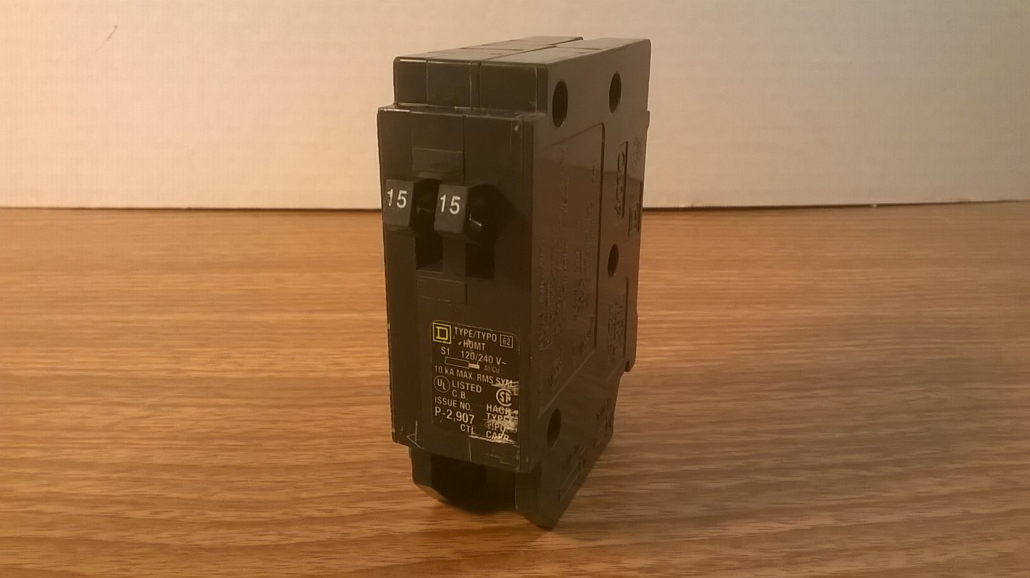 Square D HOMT Circuit Breaker (HOMT1515) 15Amp 240Volt 2Pole 10kA *USED*