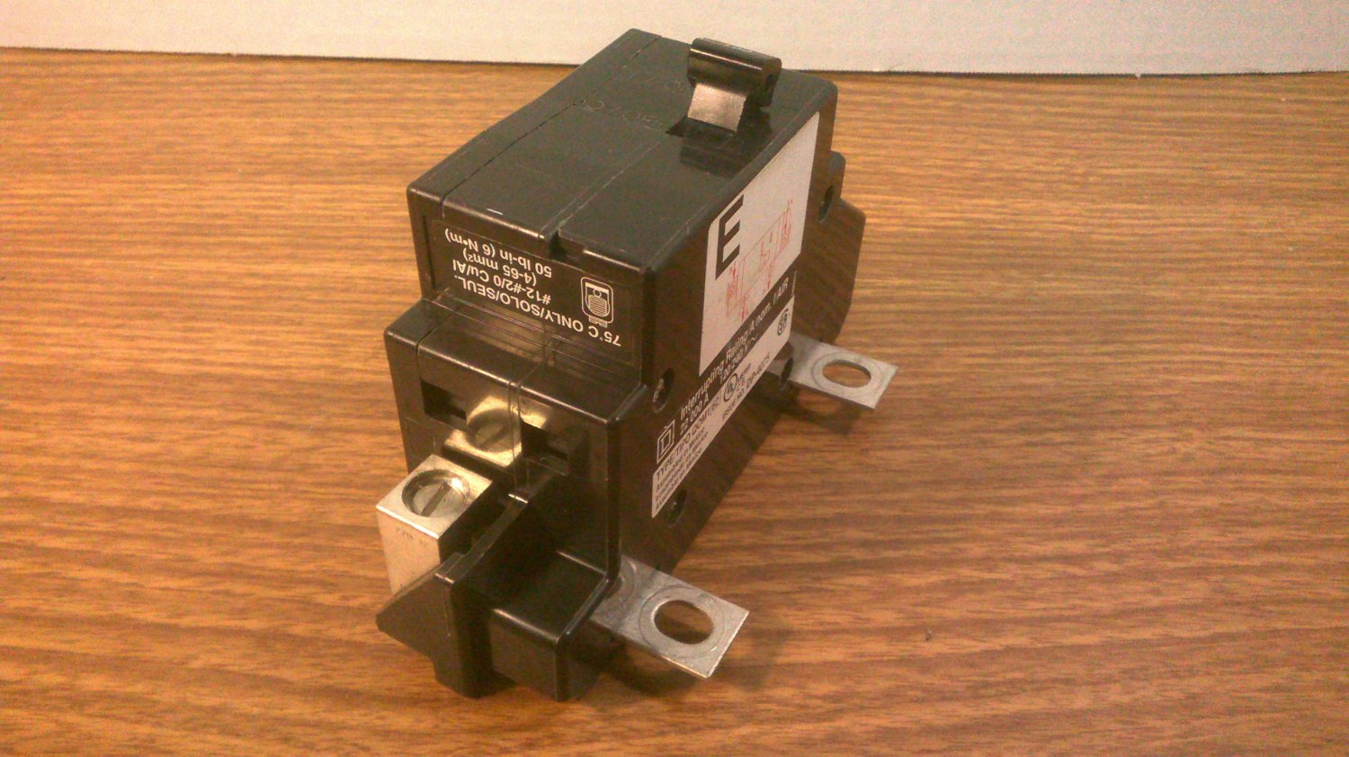 Square D QOM1 Circuit Breaker (QOM100VH8106) 100Amp 240Volt 2Pole 22kA ...