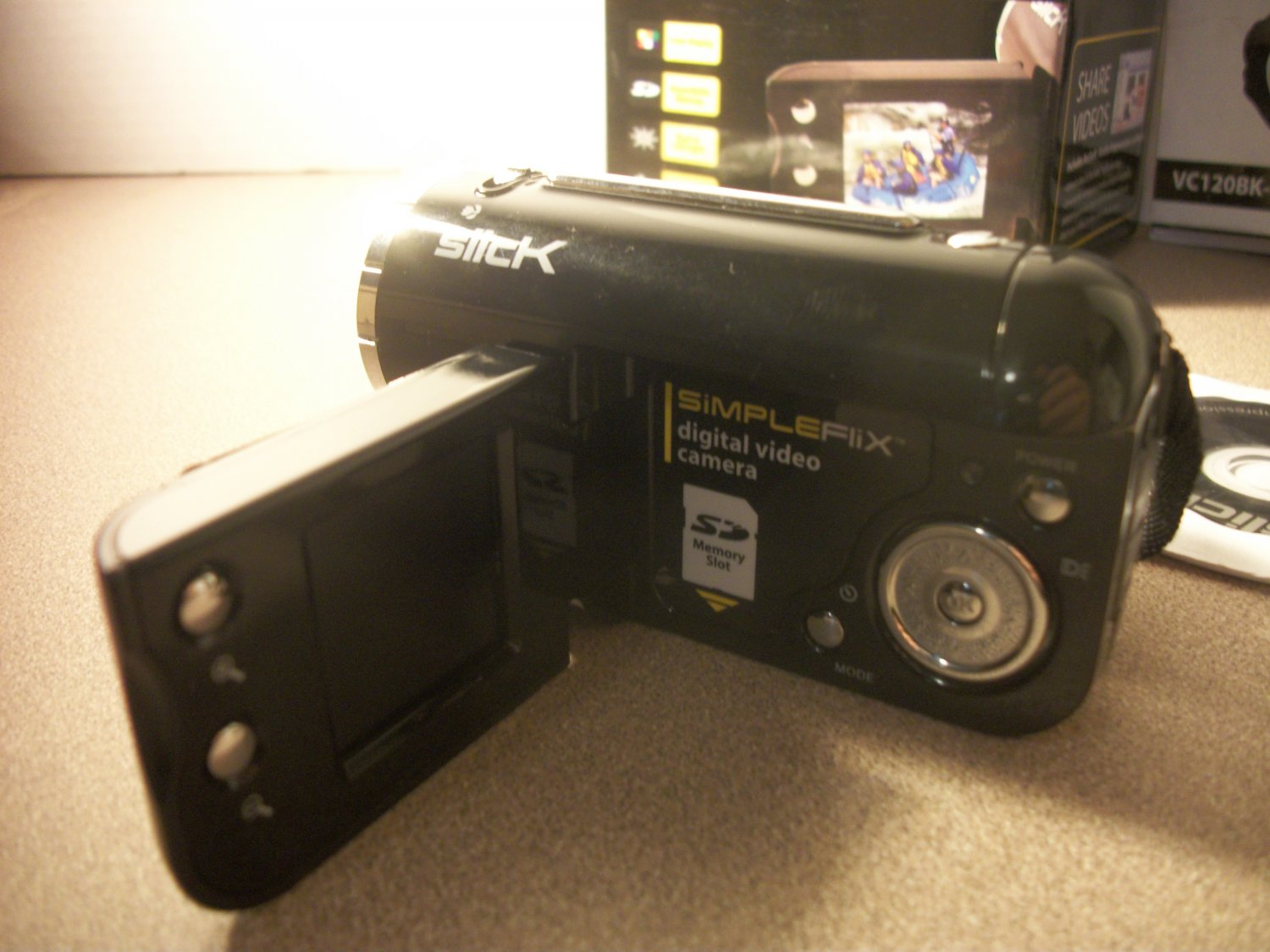 Slick Simpleflix Easy to Use Digital Video Camera (VC120BK-GB) *NIB*