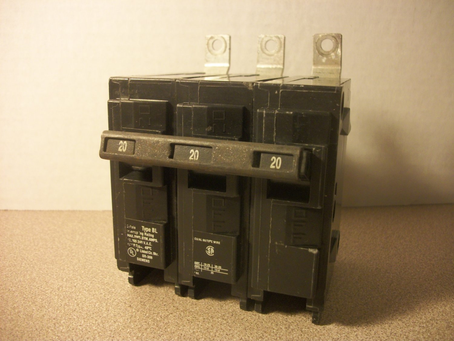 Siemens BL Circuit Breaker (B320) 20Amp 240Volt 3Pole 10kA *USED*