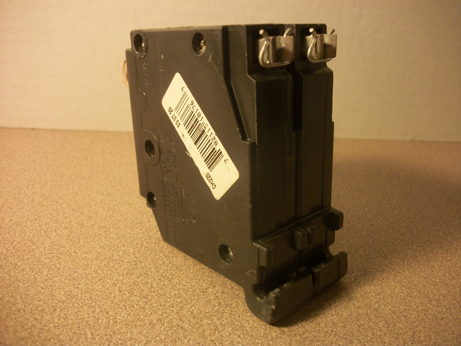 Cutler-Hammer CH Circuit Breaker (CH220) 20Amp 240Volt 2Pole 10kA *USED*