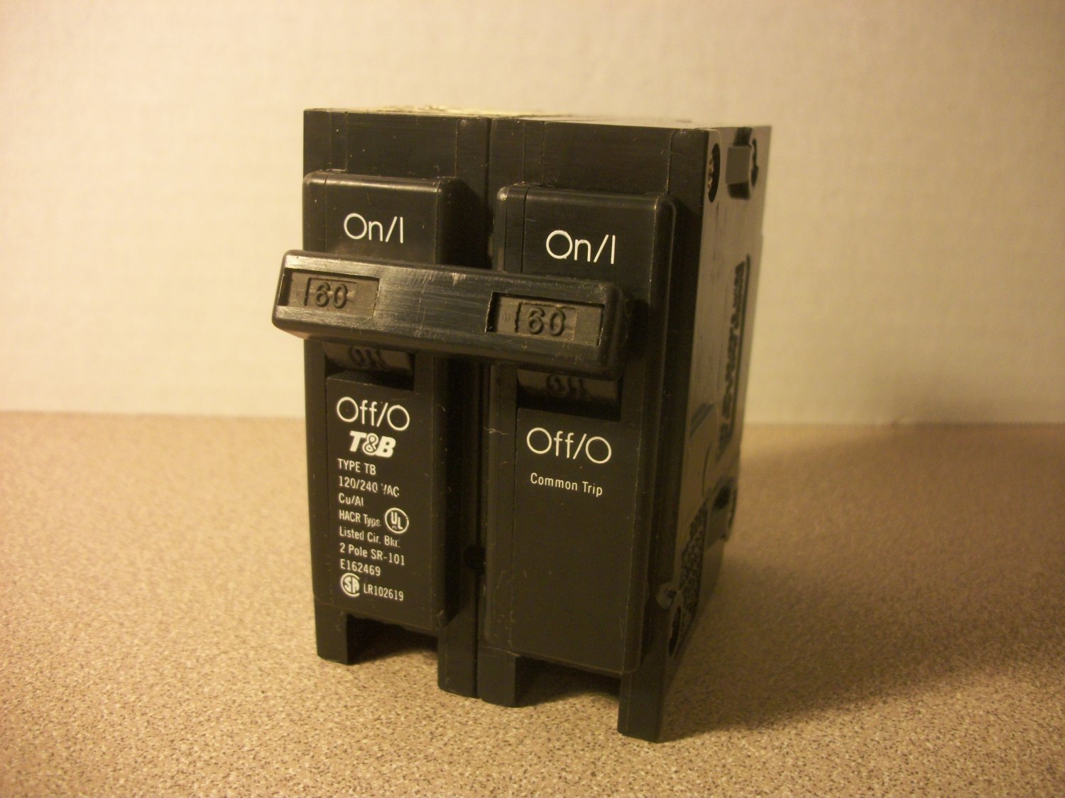 Thomas & Betts TB Circuit Breaker (TB260) 60Amp 240Volt 2Pole 10kA *USED*