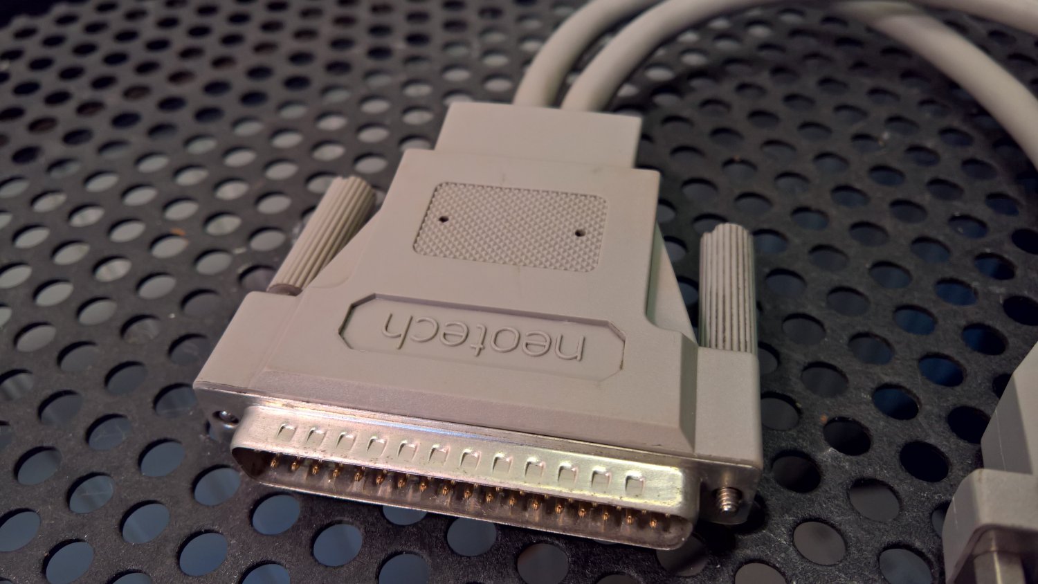 Neotech DB25 Single Male to Dual Female Parallel Y-Splitter Cable *USED*