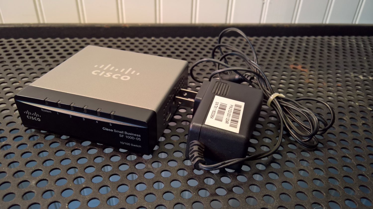 Cisco 5-Port 10/100MBPS Ethernet Switch (SF100D-05) *USED*